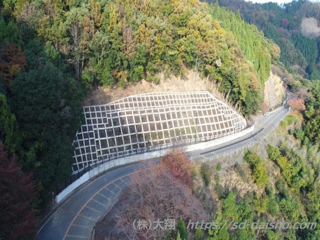 slope stabilization frame Daisho | 株式会社 大翔